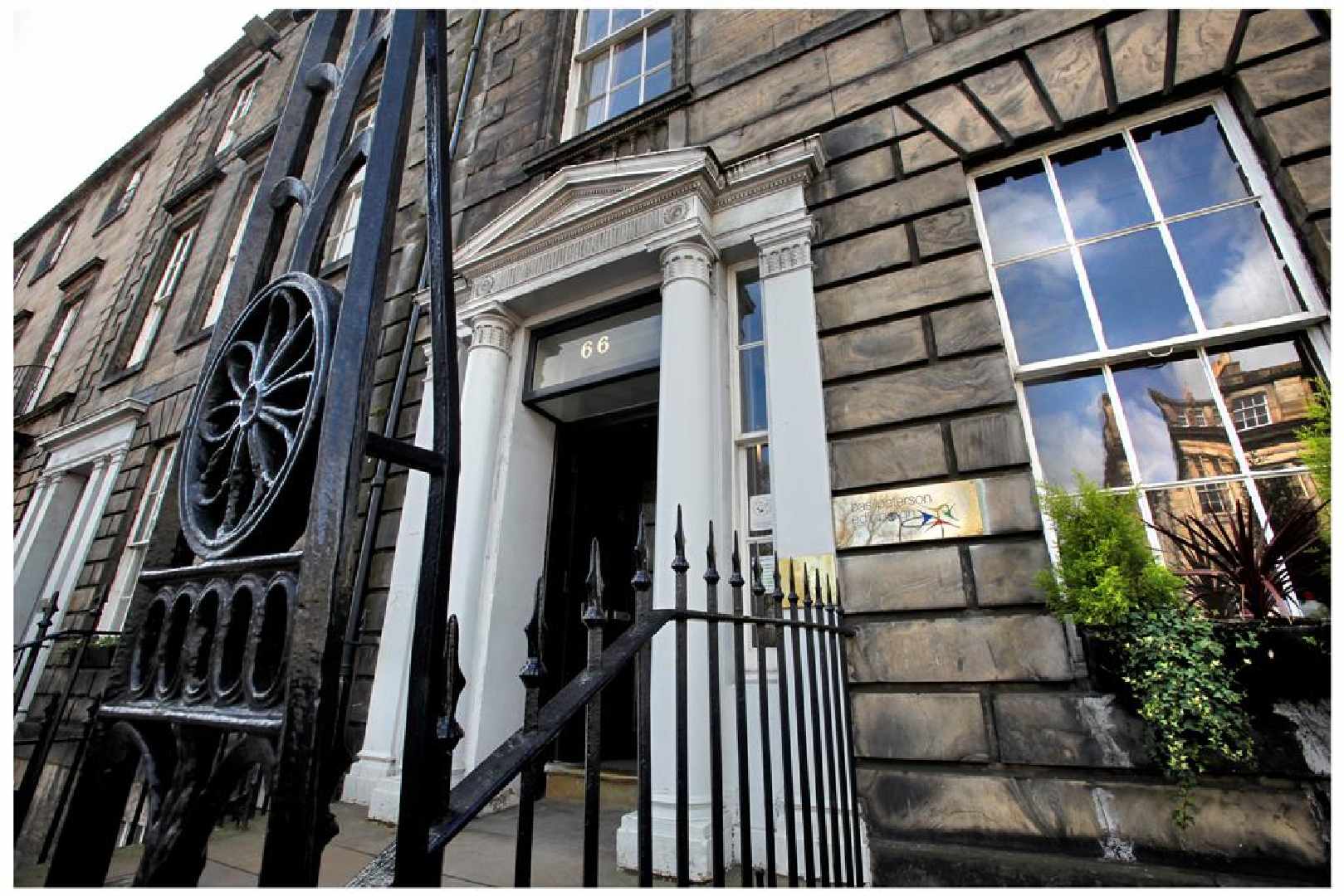 Basil Paterson (Edinburgh, UK) - Reviews - Language International